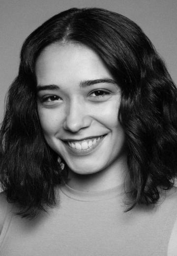 Filmele și serialele cu Sara Becker | RegieLive